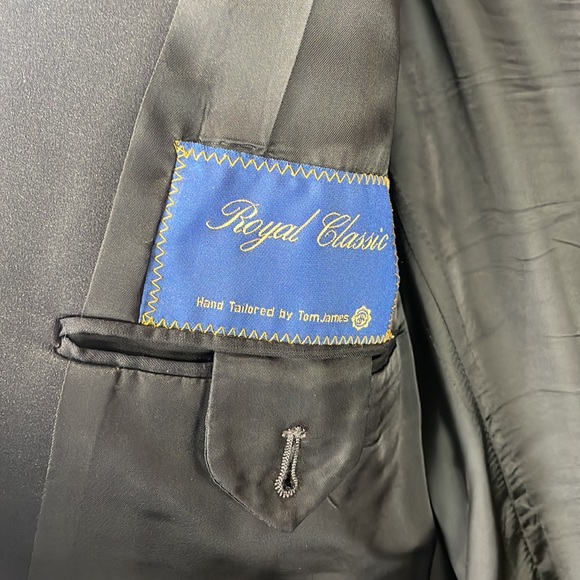 tom james | Suits & Blazers | Royal Classic Tom James Black Pinstripe ...
